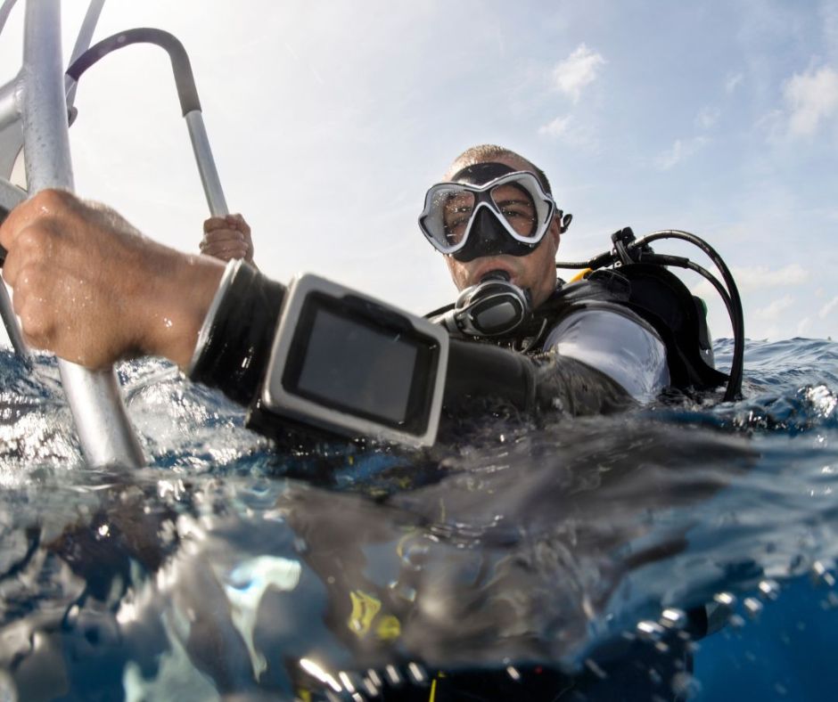 Top 3 Dive Computers For Beginner Scuba Divers – Mikes Dive Store